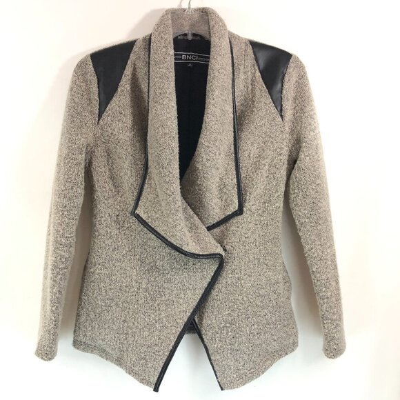 blanc noir | Jackets & Coats | Bnci By Blanc Noir Gray And Black Blazer Highlow Size Med | Poshmark